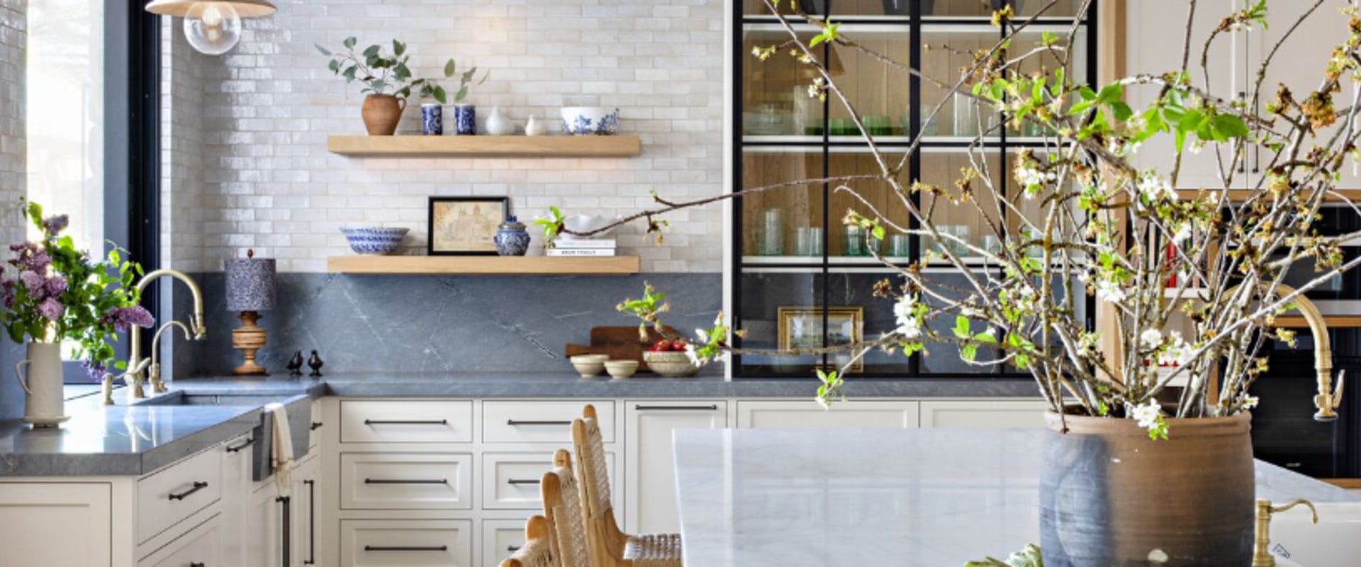 How to Choose the Perfect Lighting Fixture for Your Kitchen Countertops